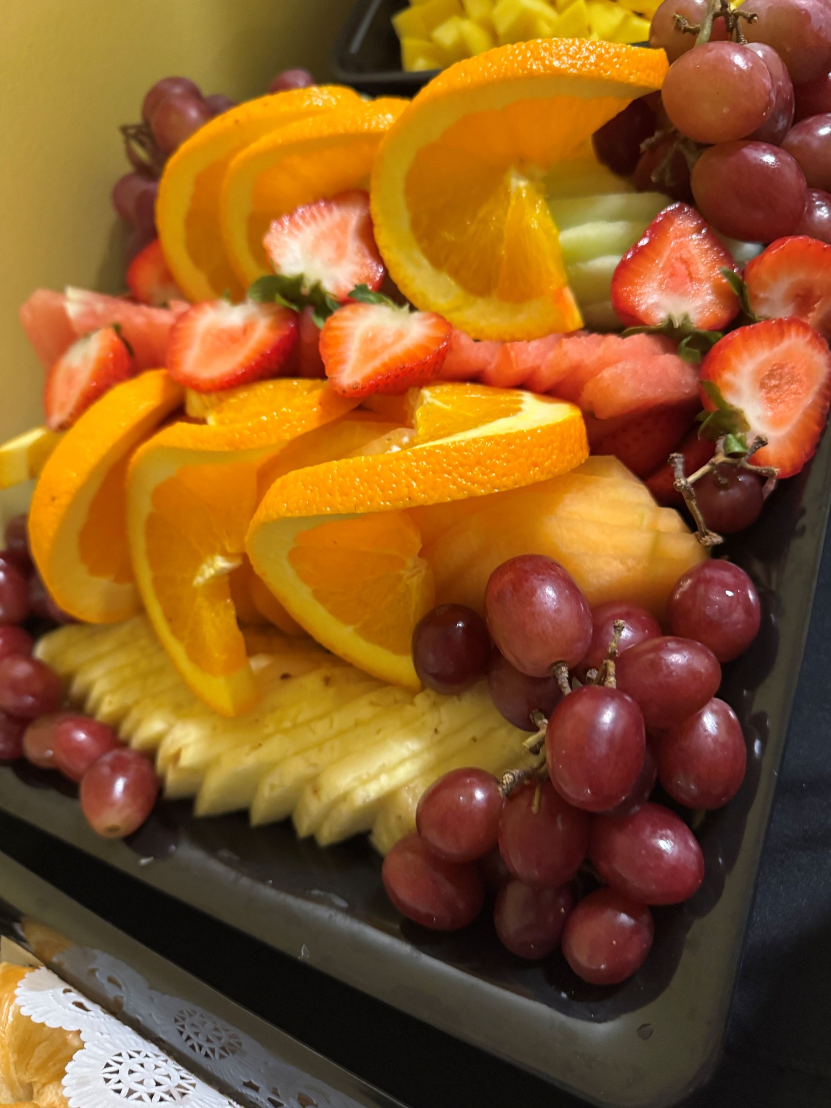 cut fruit platter (serving)